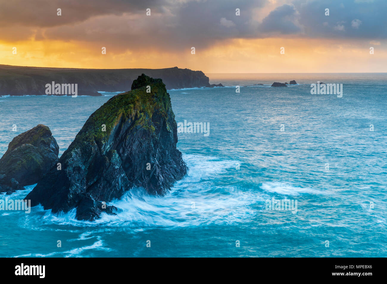Kynance Cove, Lizard Peninsula, Cornwall, England, United Kingdom ...