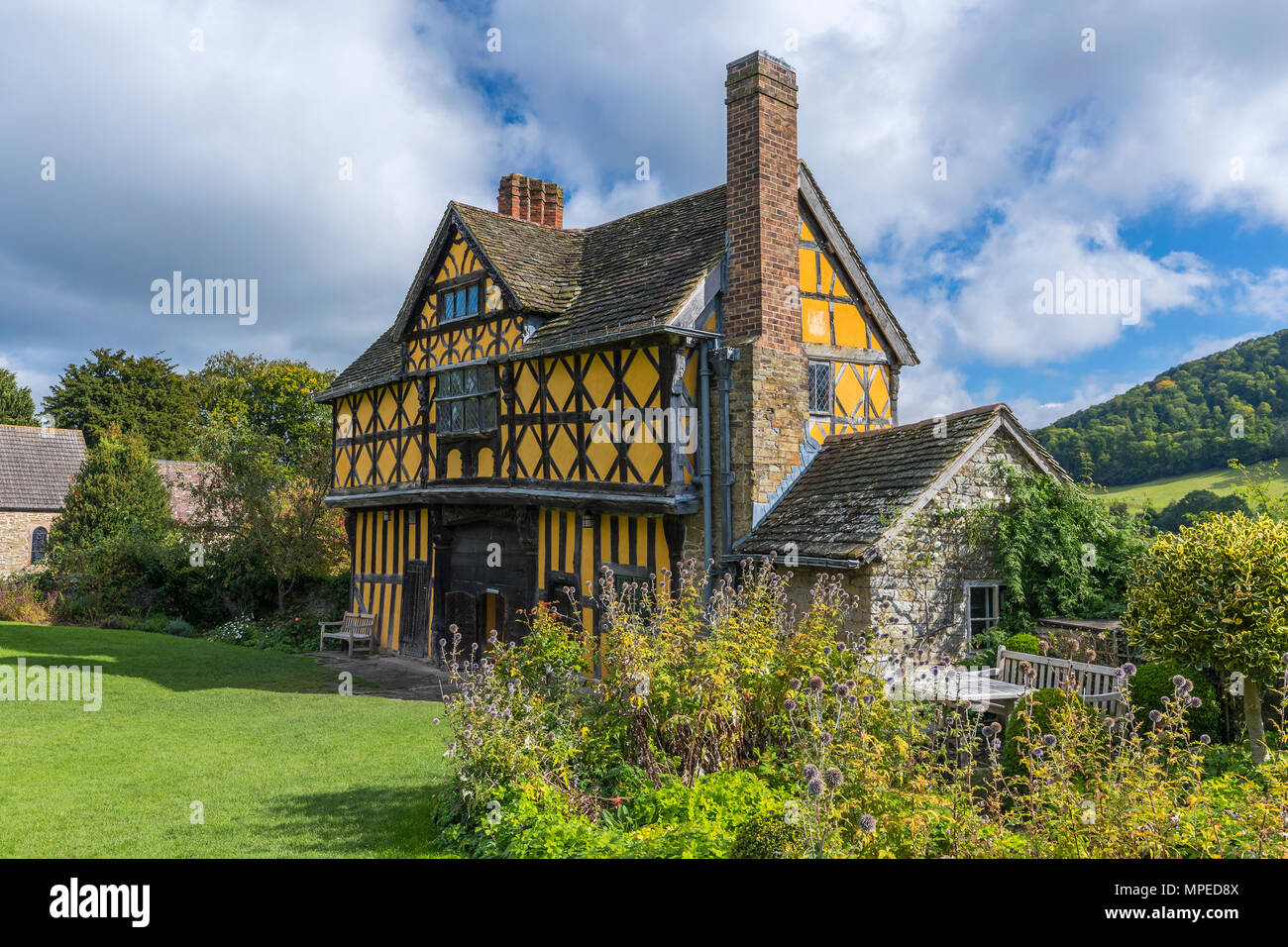 Half timbered manor house hi-res stock photography and images - Alamy