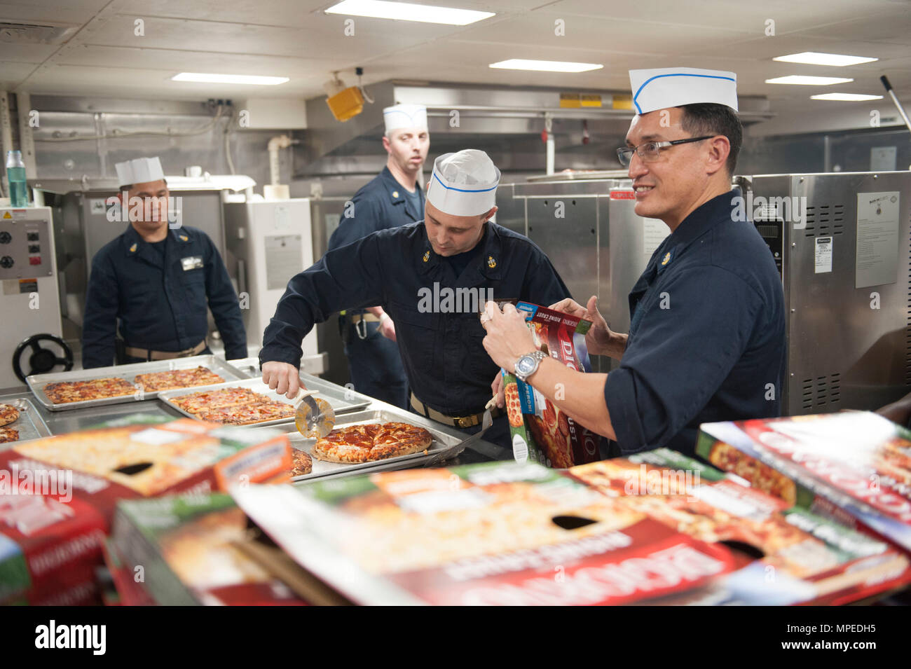 Ships chiefs mess hi-res stock photography and images - Alamy