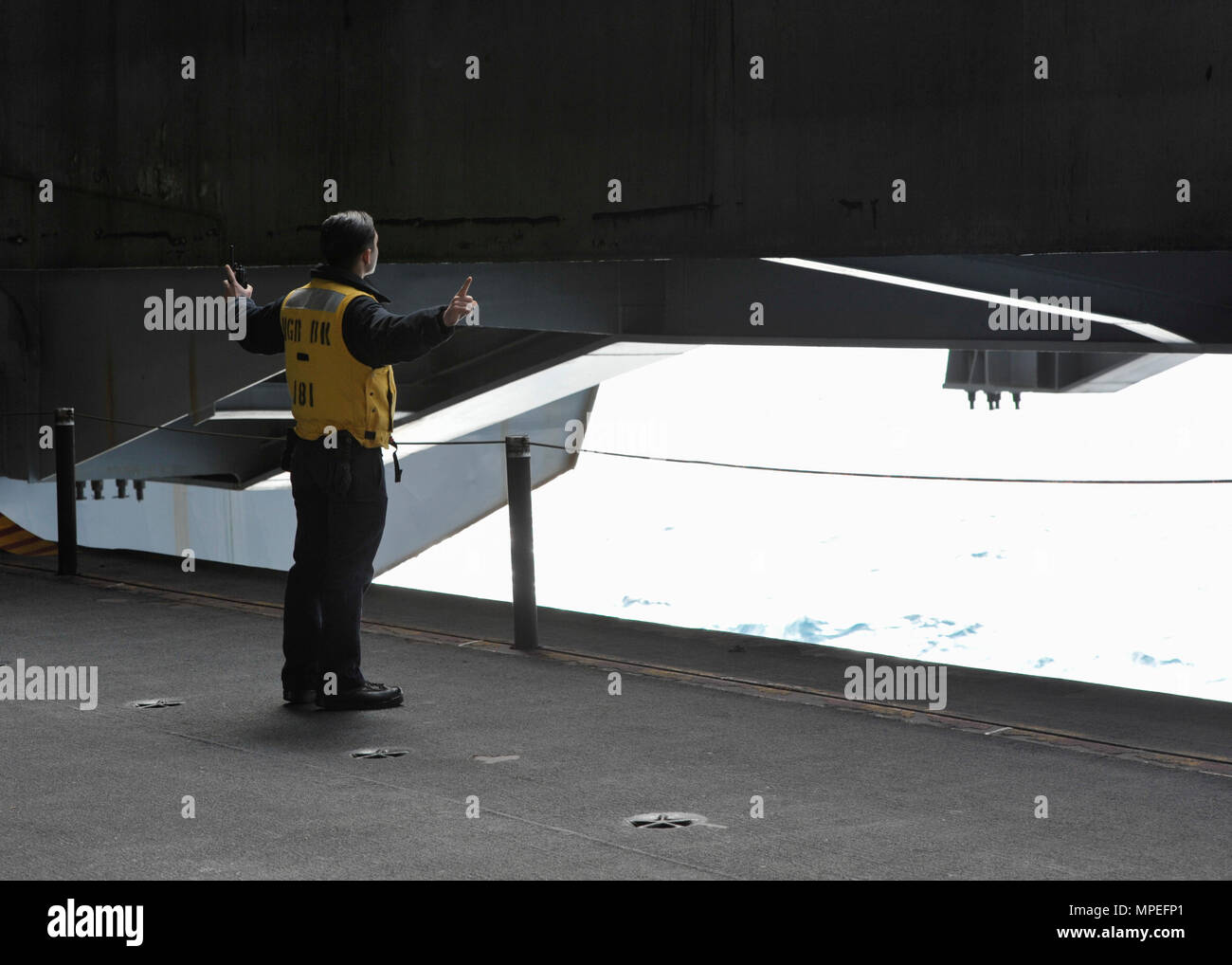 PACIFIC OCEAN (Feb. 14, 2017) Aviation Boatswains's Mate (Handling) 2nd ...