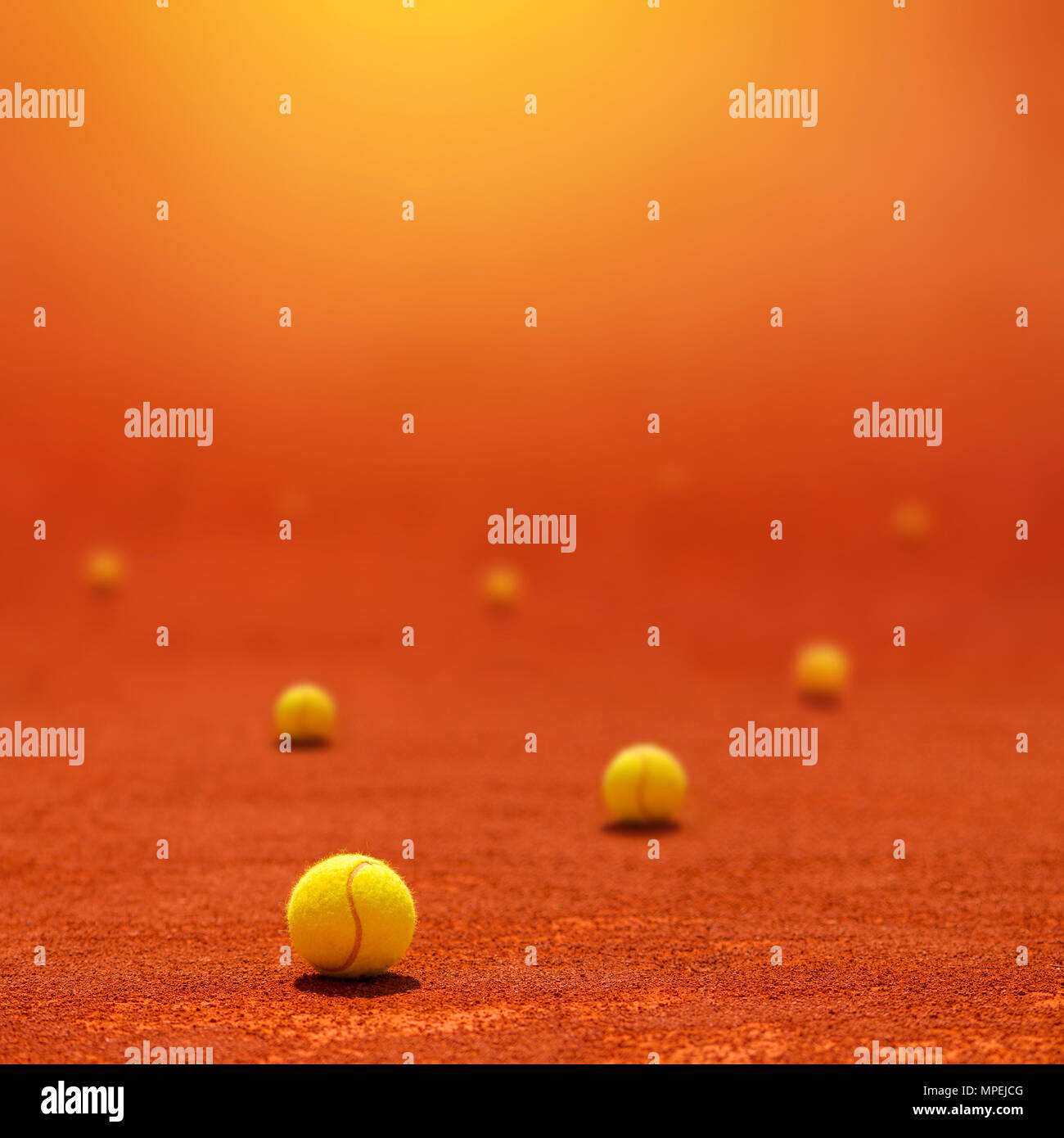Tennis balls scattered hi-res stock photography and images - Alamy