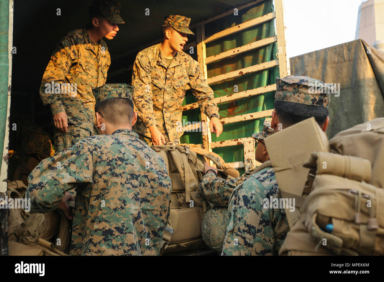Marines with Battalion Landing Team, 2nd Battalion, 5th Marines, 31st ...