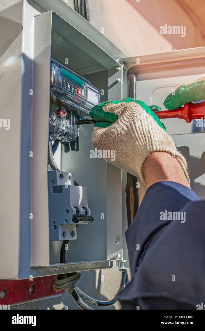 Installation options hi-res stock photography and images - Alamy