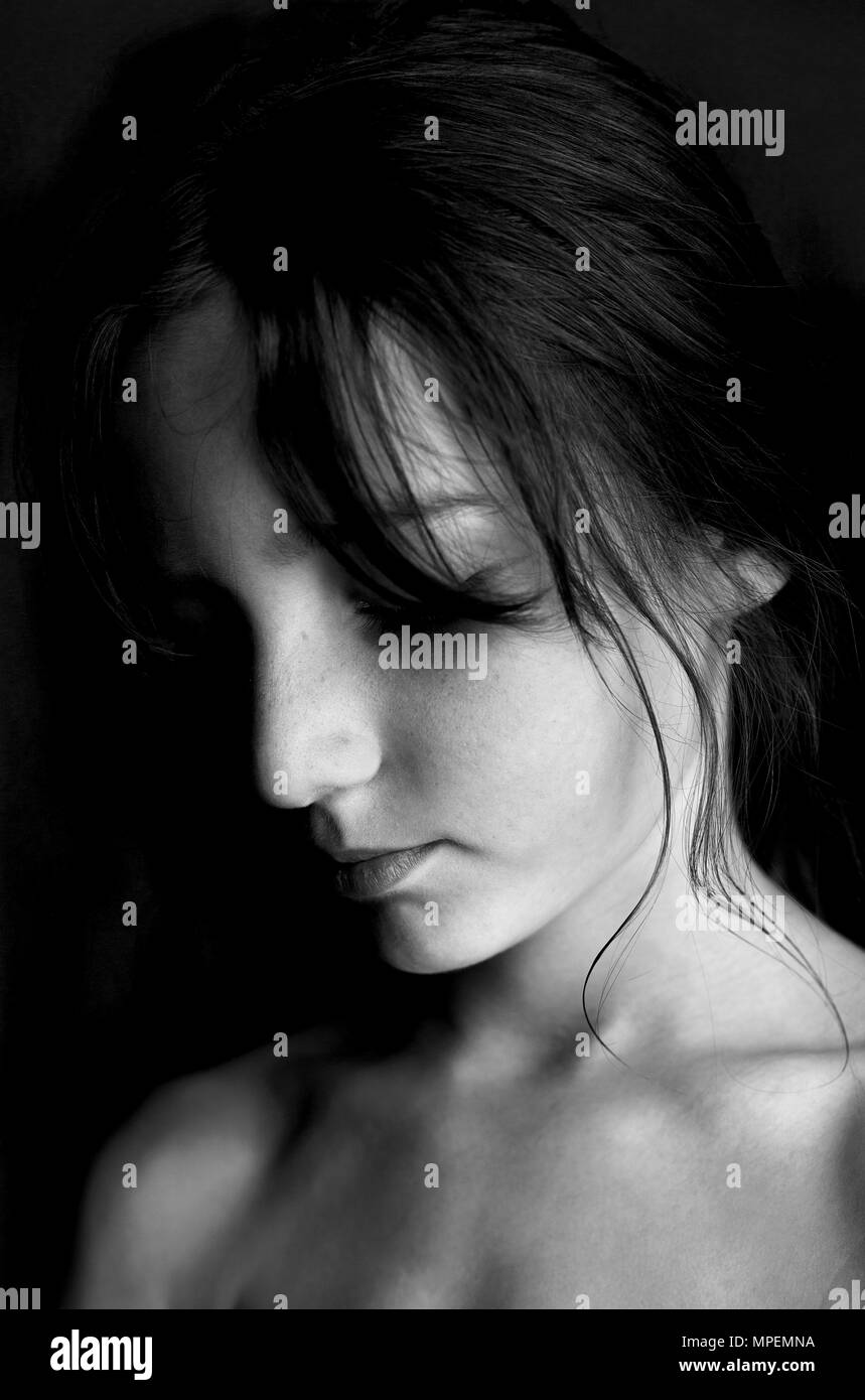 Half face portrait old Black and White Stock Photos & Images - Alamy