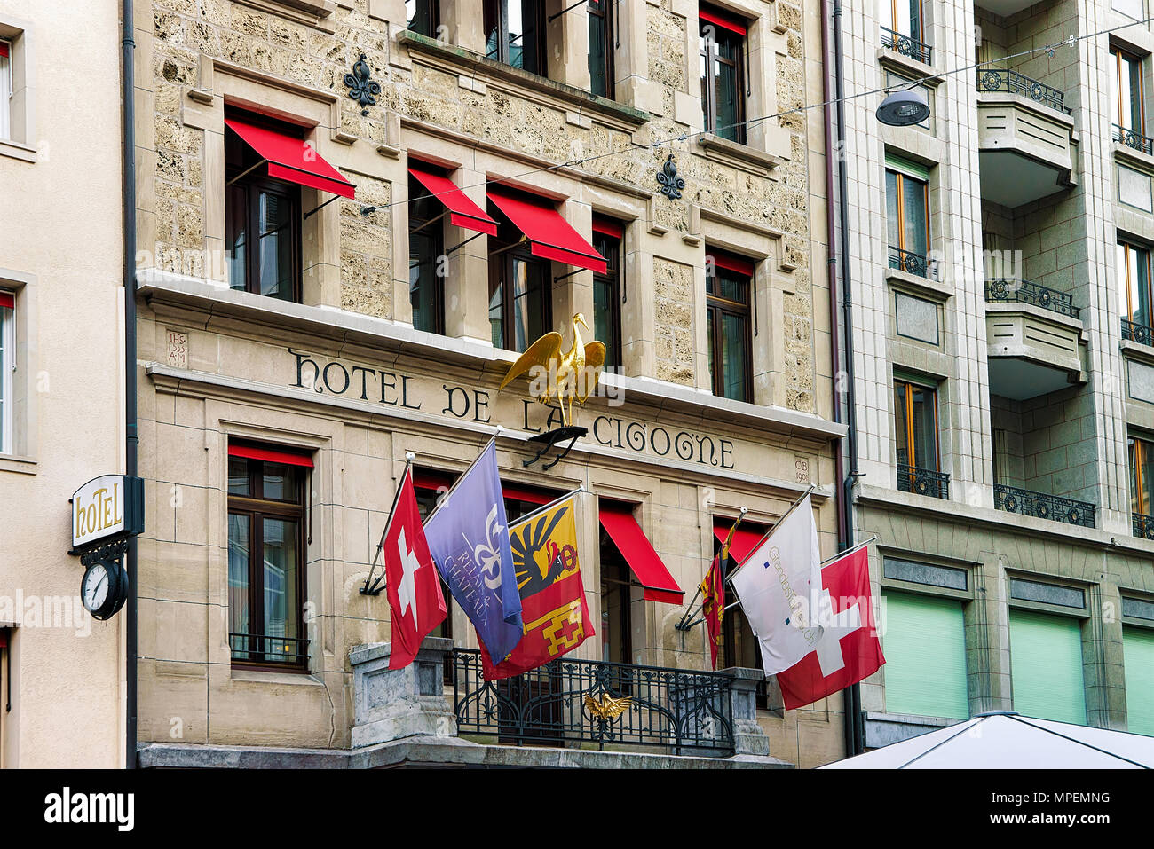 Flag red cross geneve hi-res stock photography and images - Alamy