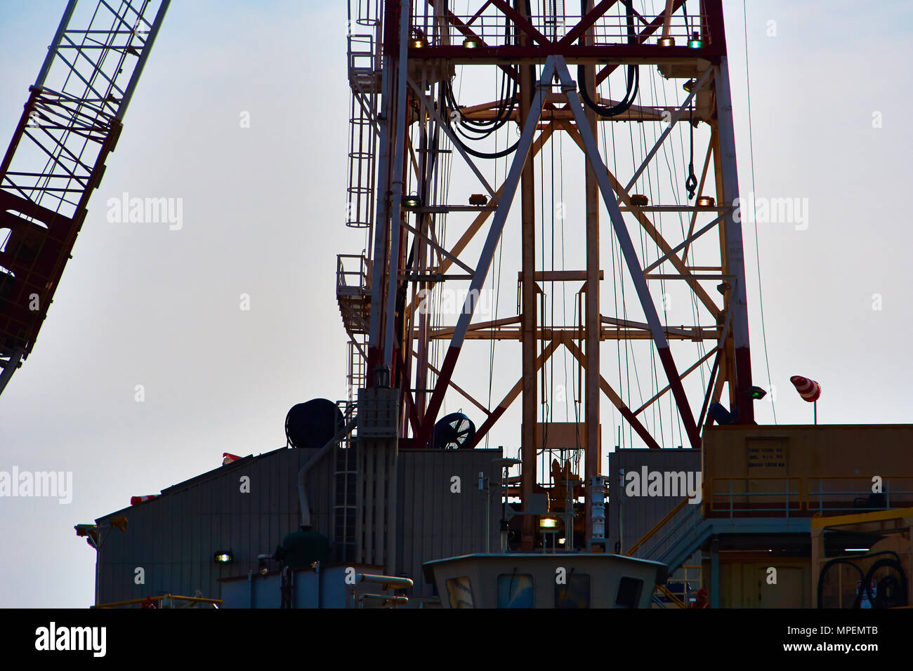 Offshore platform close up hi-res stock photography and images - Alamy