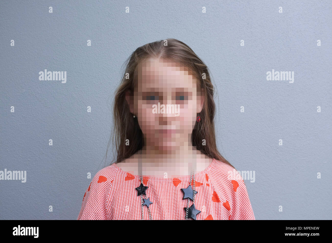 Girl with pixelated face hi-res stock photography and images - Alamy