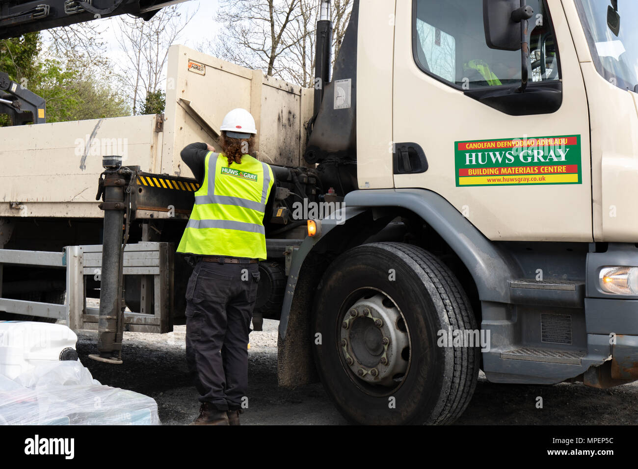 Builders merchant delivery hi-res stock photography and images - Alamy