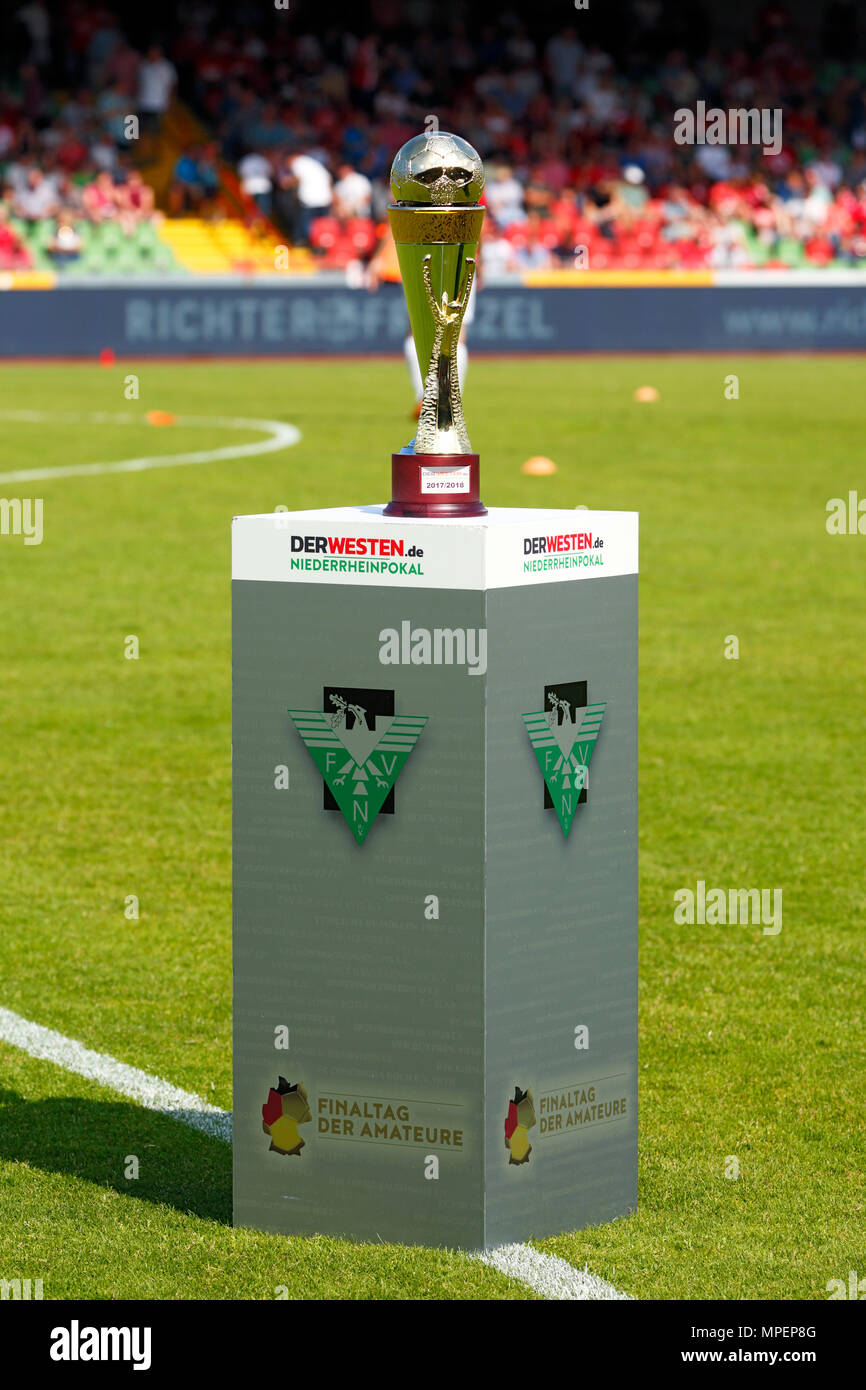 Prize stand hi-res stock photography and images - Alamy