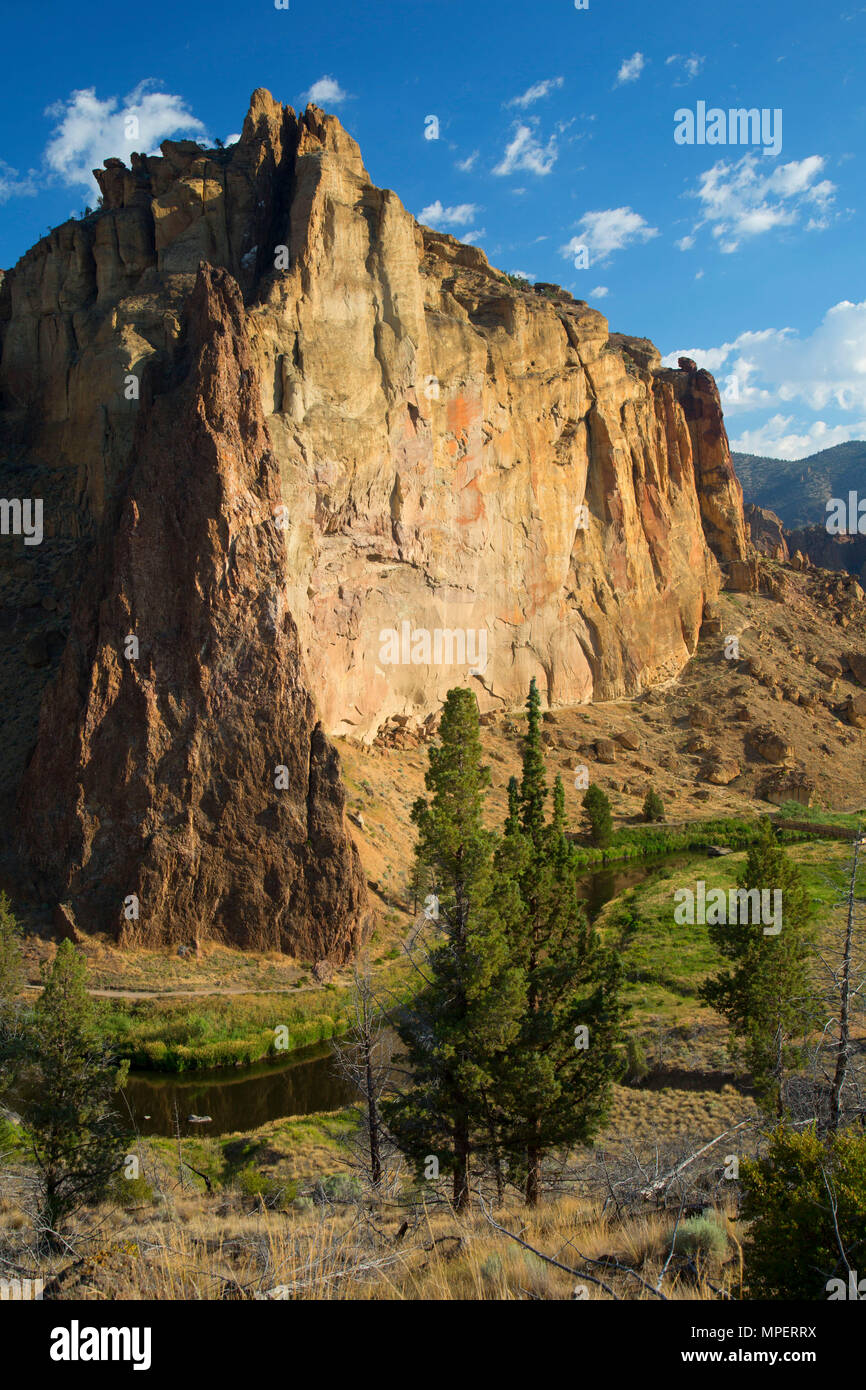 Cliffs at Smith Rocks with Crooked River, Smith Rock State Park, Oregon ...