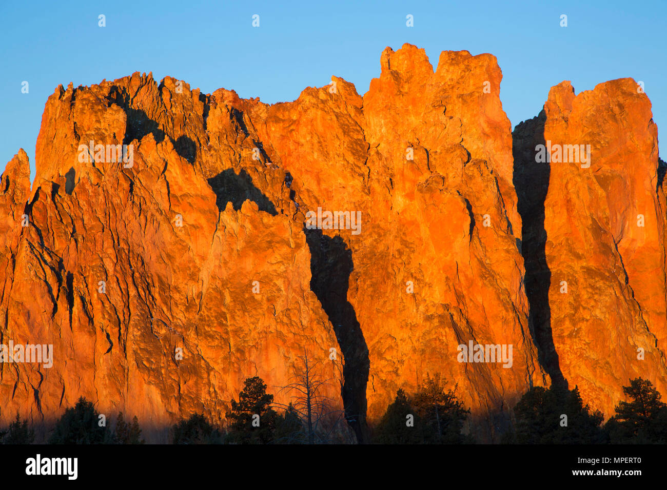 Cliffs at Smith Rocks from Rimrock Trail, Smith Rock State Park, Oregon ...