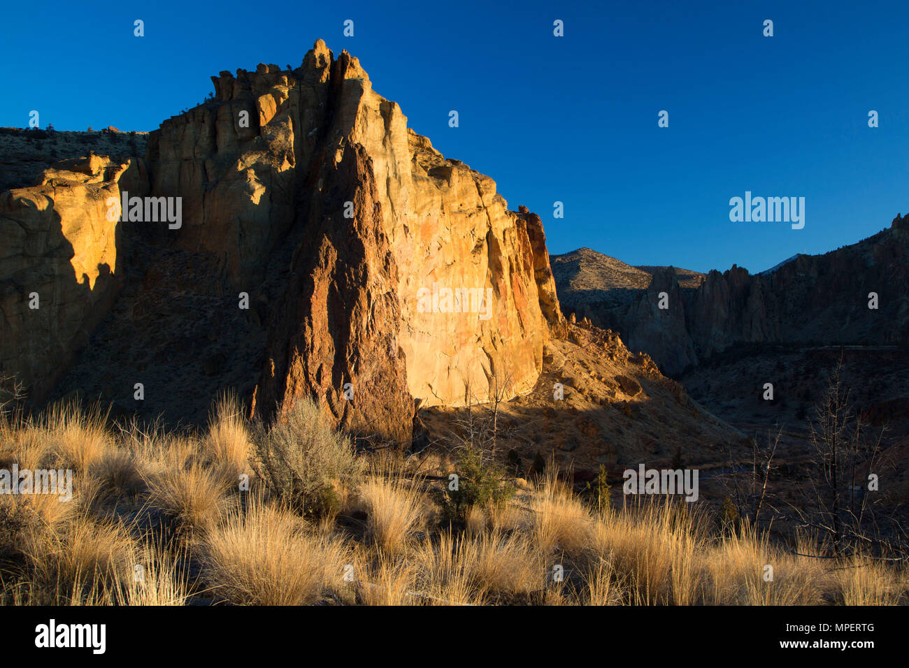Picnic Wall from Rimrock Trail, Smith Rock State Park, Oregon Stock ...