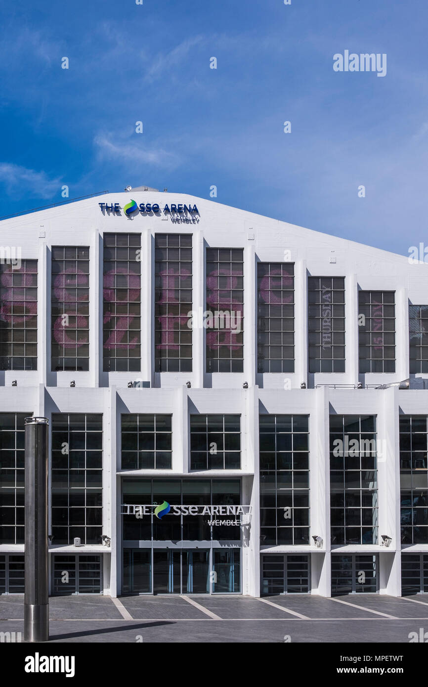 Wembley arena hi-res stock photography and images - Alamy