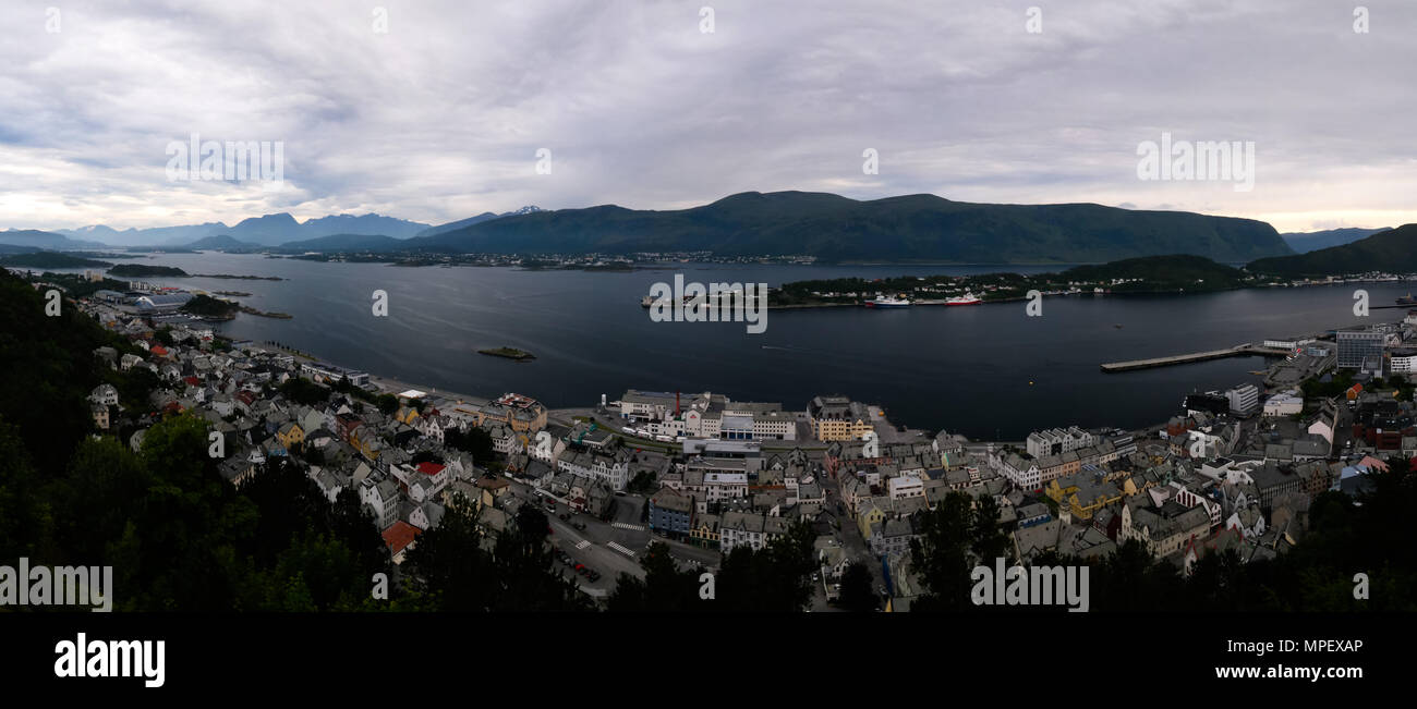 Sunset panorama view to Alesund from Fjellstua viewpoint at Norway ...