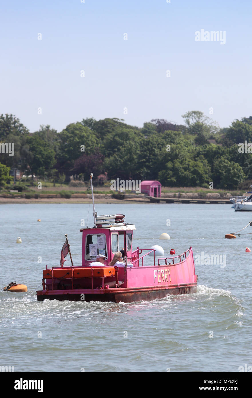 Hamble to Warsash ferry on the River Hamble Stock Photo - Alamy