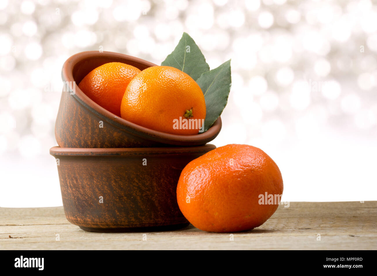 A pile of orange mandarins hi-res stock photography and images - Alamy
