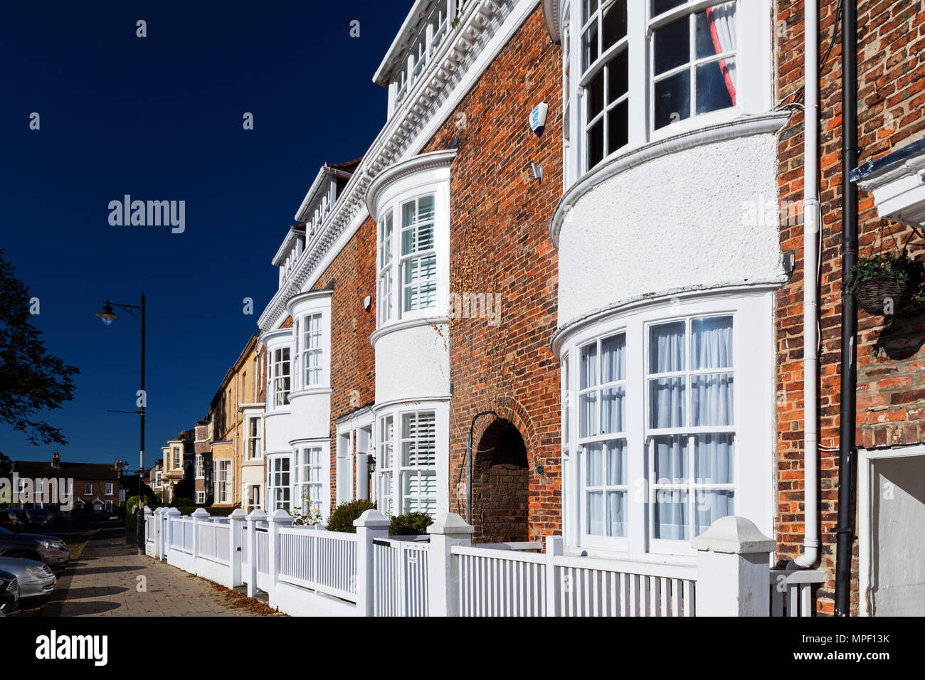 Bay windows georgian house hi-res stock photography and images - Alamy