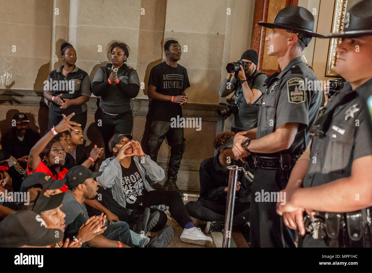 Chicago living poverty hi-res stock photography and images - Alamy