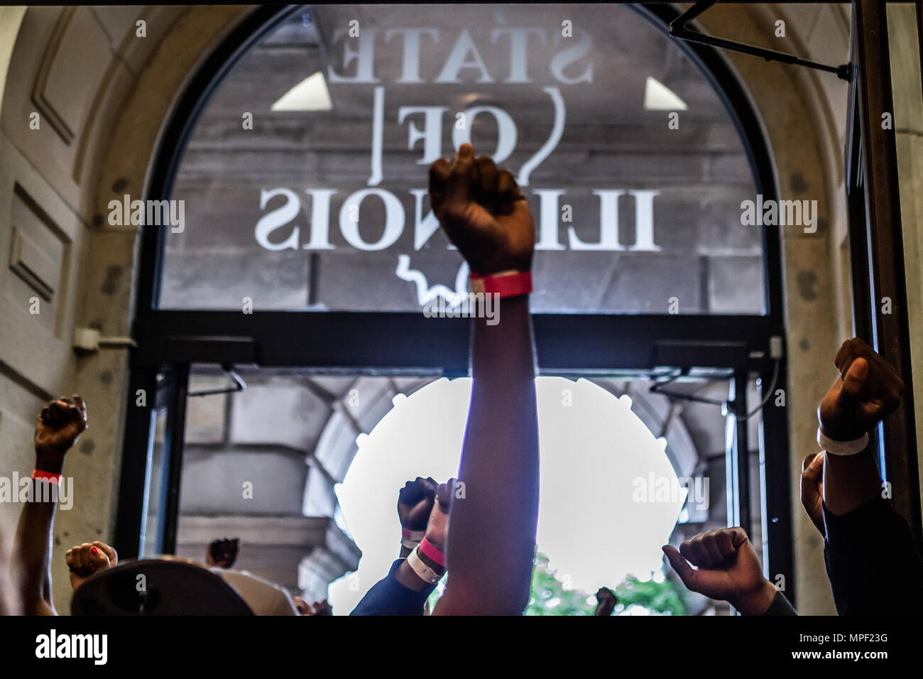 Chicago living poverty hi-res stock photography and images - Alamy