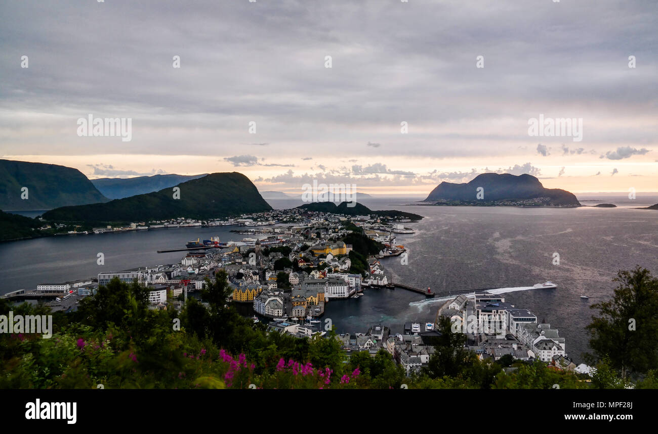 Olesundview hi-res stock photography and images - Alamy