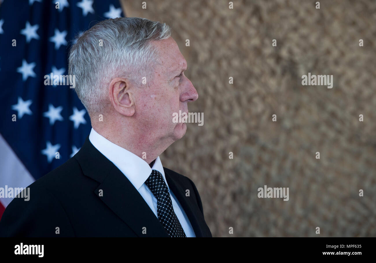 Lt gen james mattis hi-res stock photography and images - Alamy