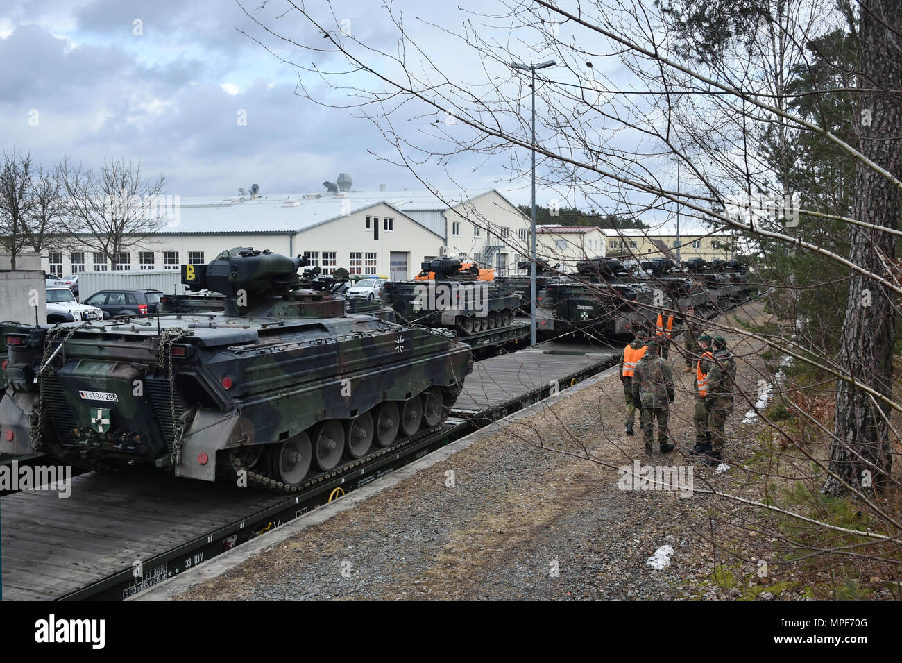 German soldiers with the 122nd Mechanized Infantry Battalion, 12th ...