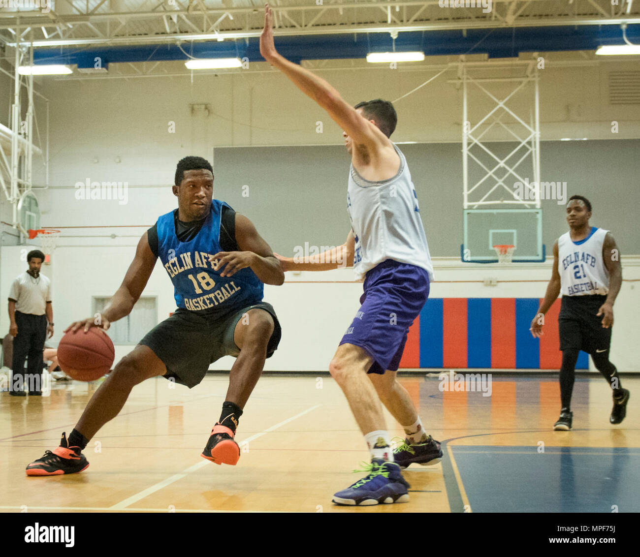 Last game dominating hi-res stock photography and images - Alamy