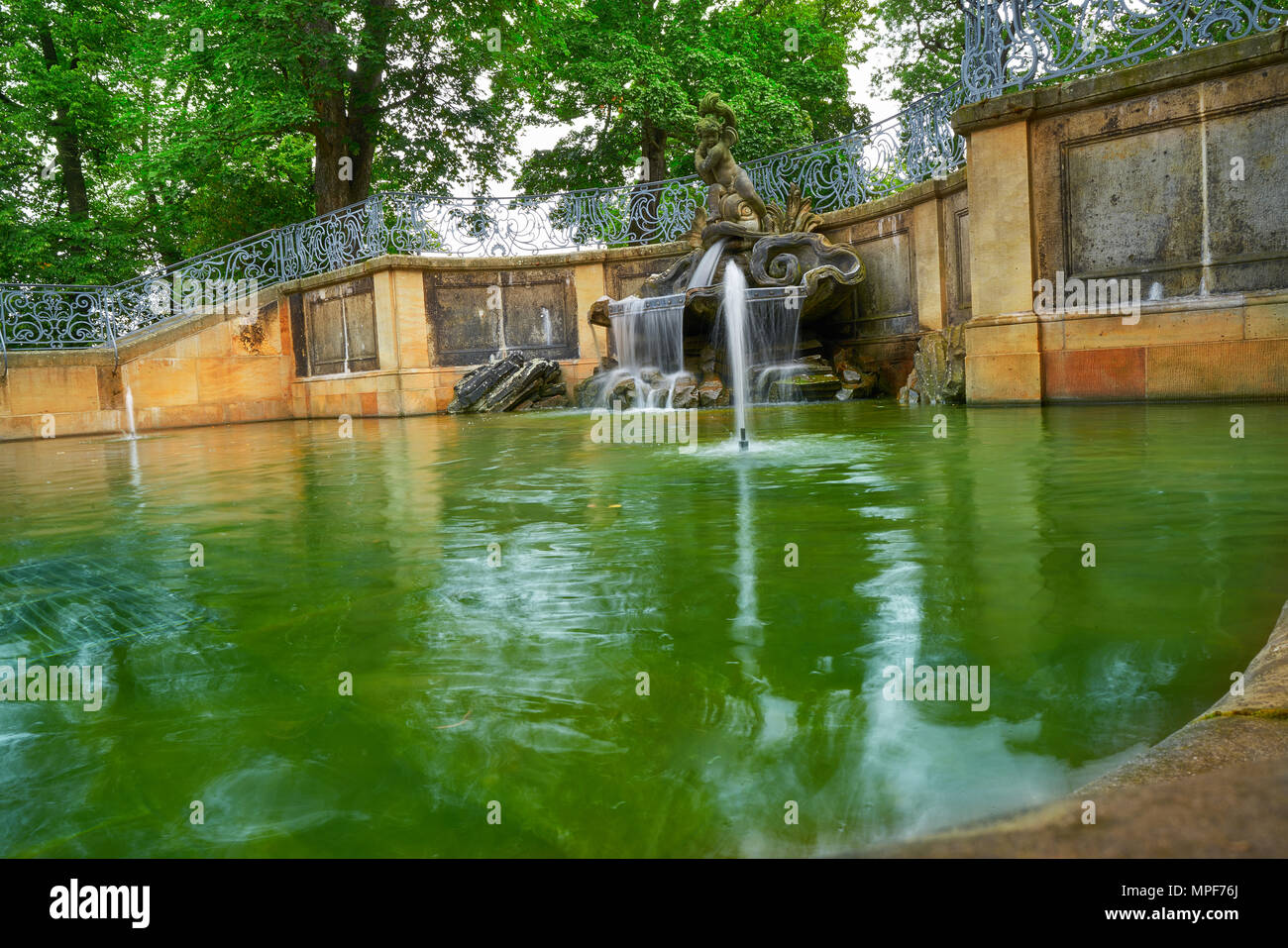 Delphinbrunnen hi-res stock photography and images - Alamy