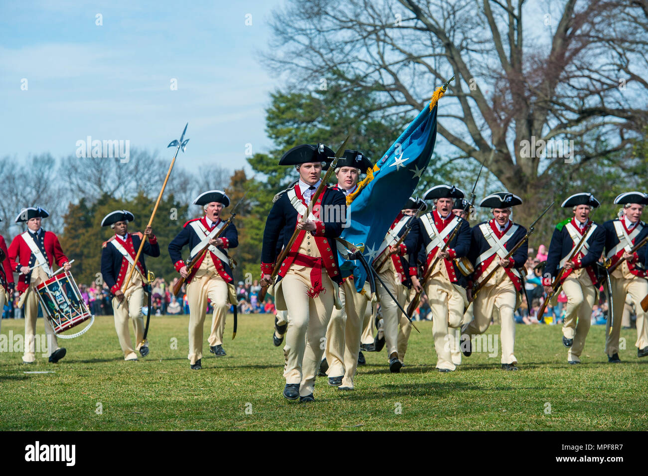 U.S. Soldiers with the Commander-in-Chief's Guard, 3rd U.S. Infantry ...