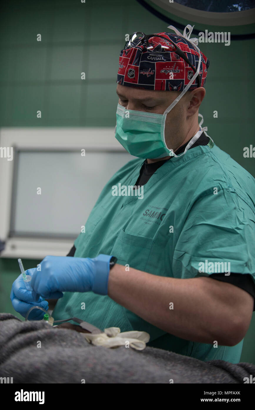 Thyroid surgery hi-res stock photography and images - Alamy