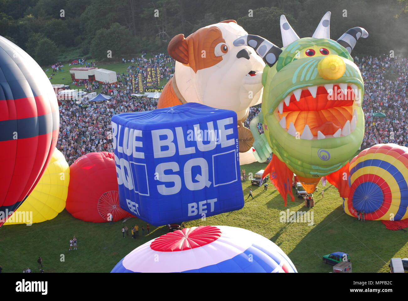Blue Square Hot Air Balloon Stock Photo - Alamy