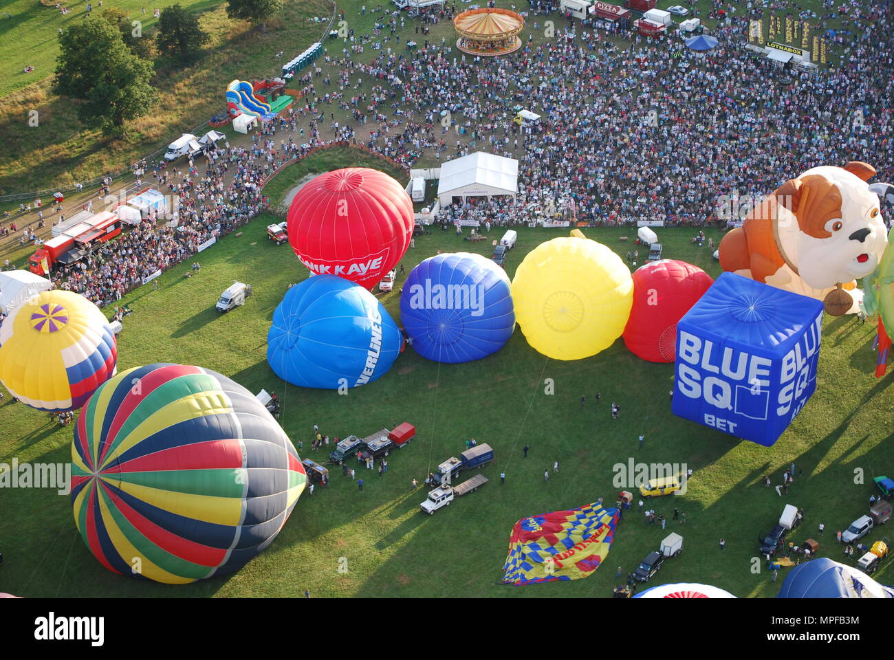 Blue Square Hot Air Balloon Stock Photo - Alamy