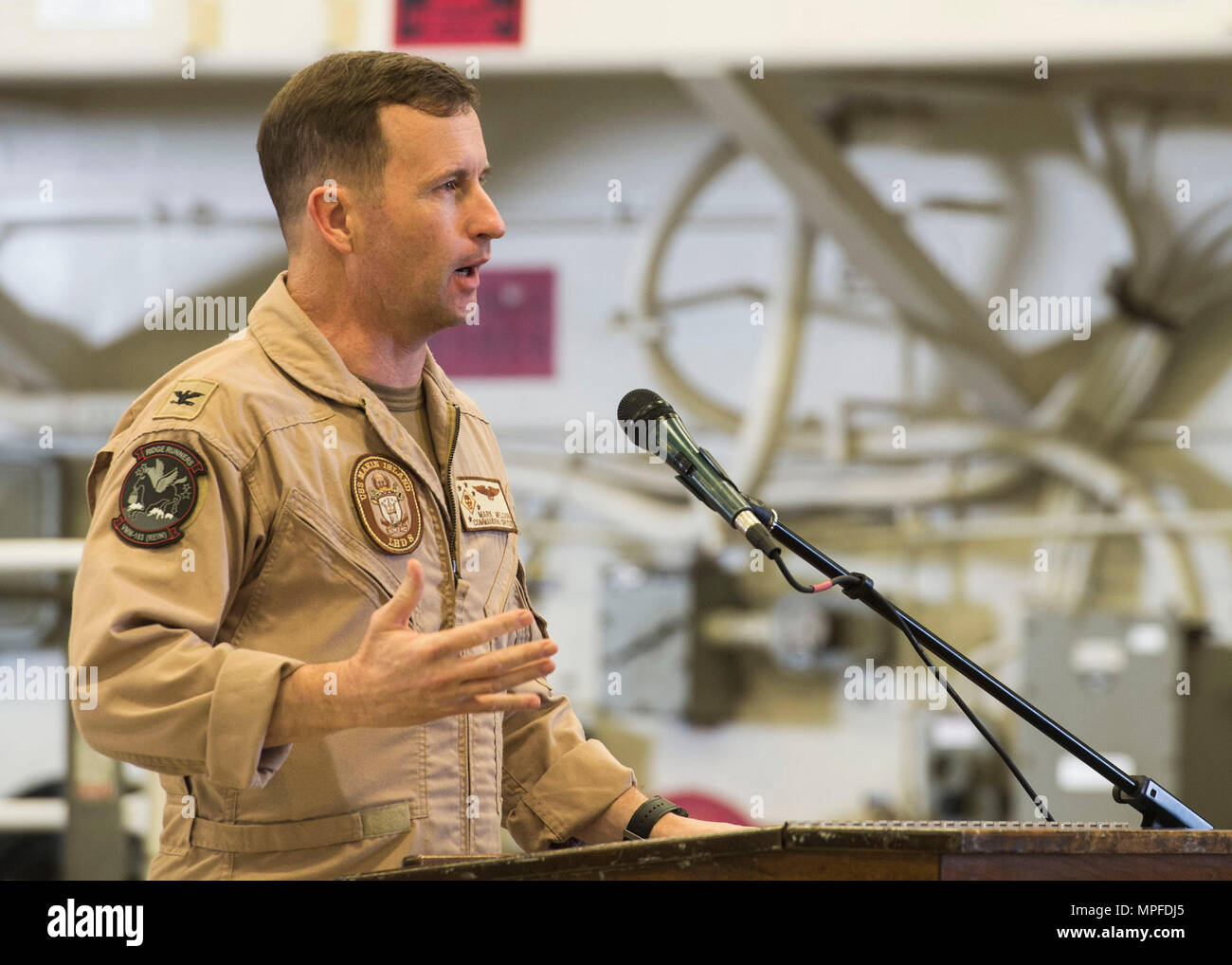170222-N-OE873-097GULF OF ADEN (Feb. 23, 2017) USS Makin Island ...