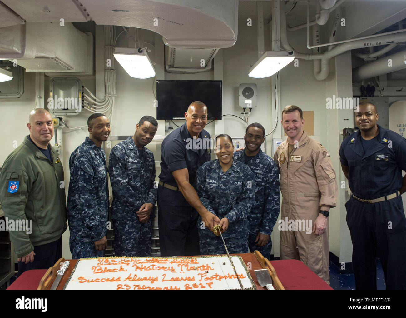 170222-N-OE873-303GULF OF ADEN (Feb. 23, 2017) Commanding Officer Capt ...