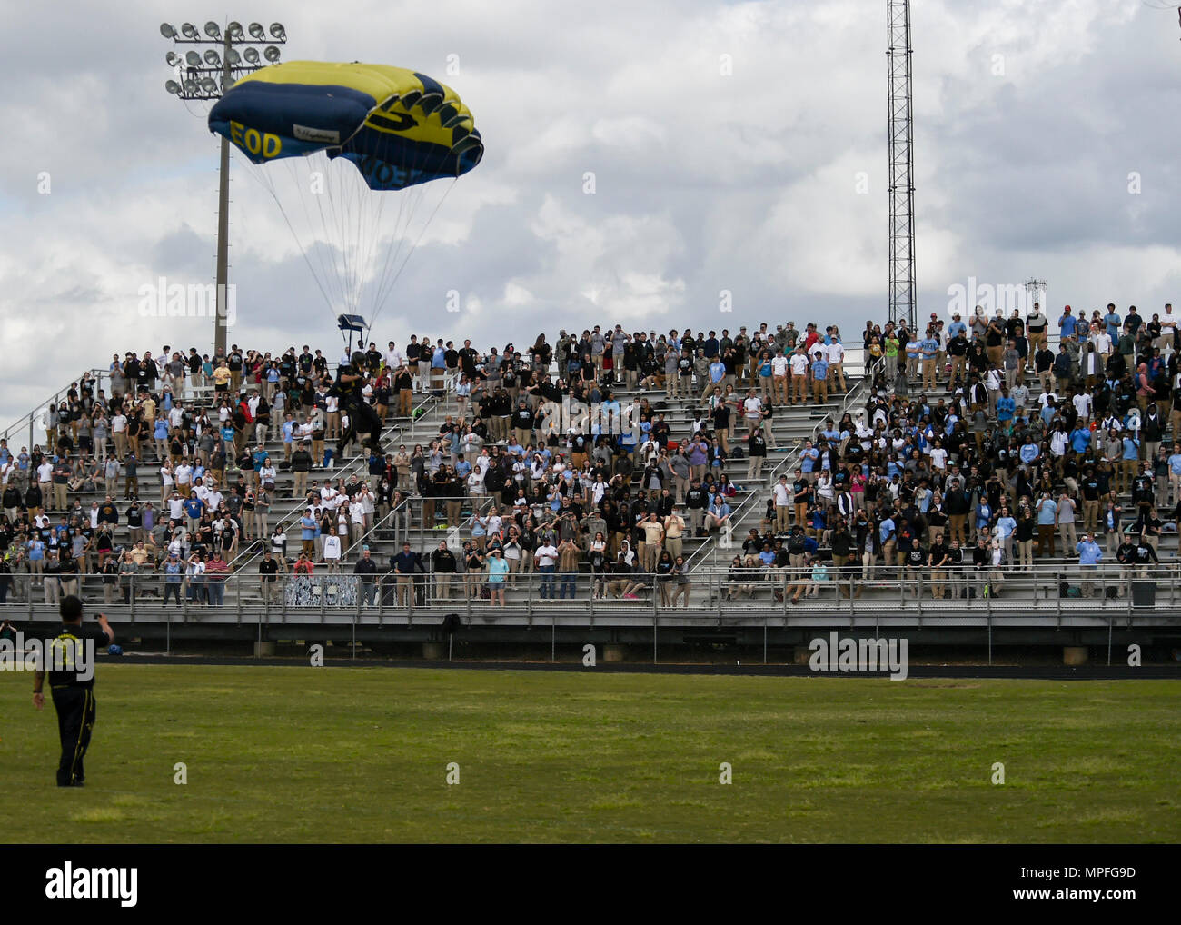 170224-N-BK384-089 SEMMES, Ala. (Feb. 24, 2017) A member of the U.S ...