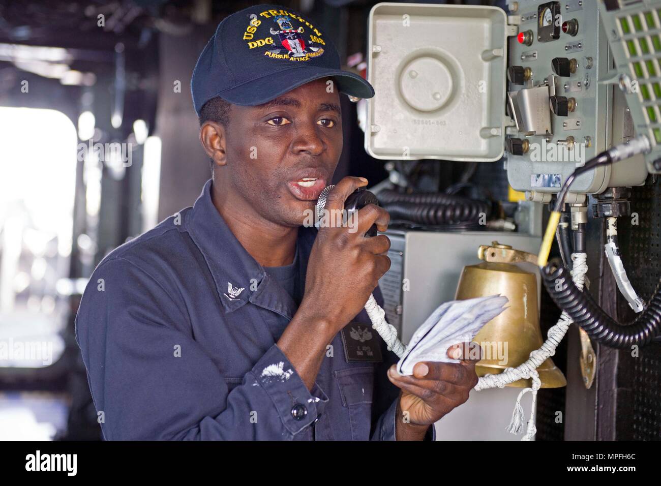 Usns walter s diehl t ao 103 hi-res stock photography and images - Alamy