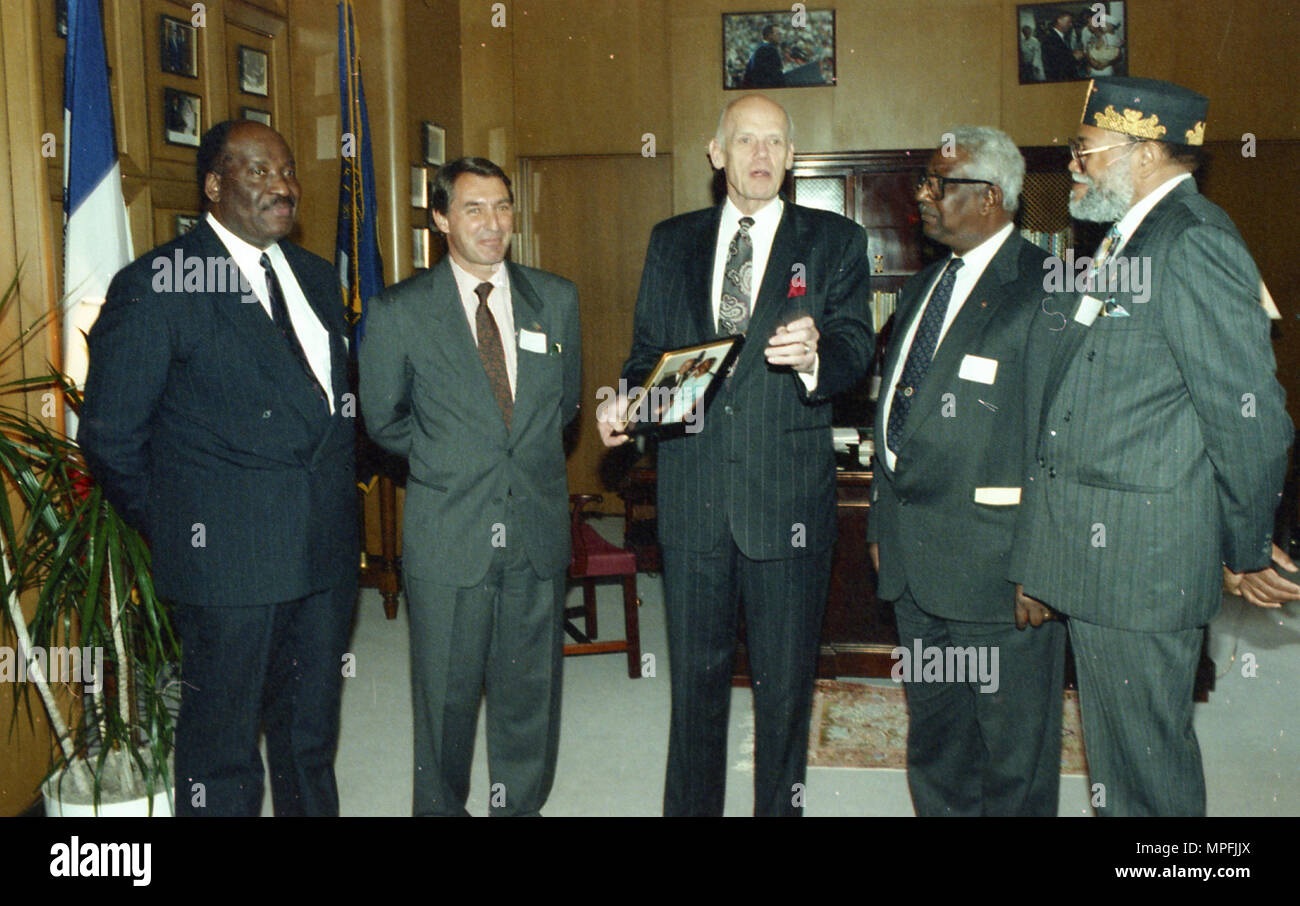 FIVE MEN ARE HAVING A CONVERSATION IN A OFFICE Stock Photo - Alamy