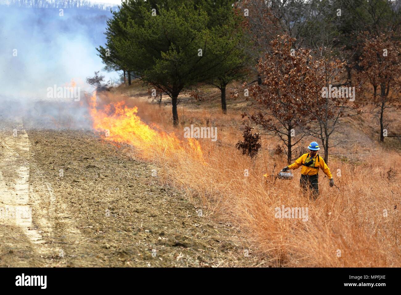 Firefighting fire seasons hi-res stock photography and images - Alamy