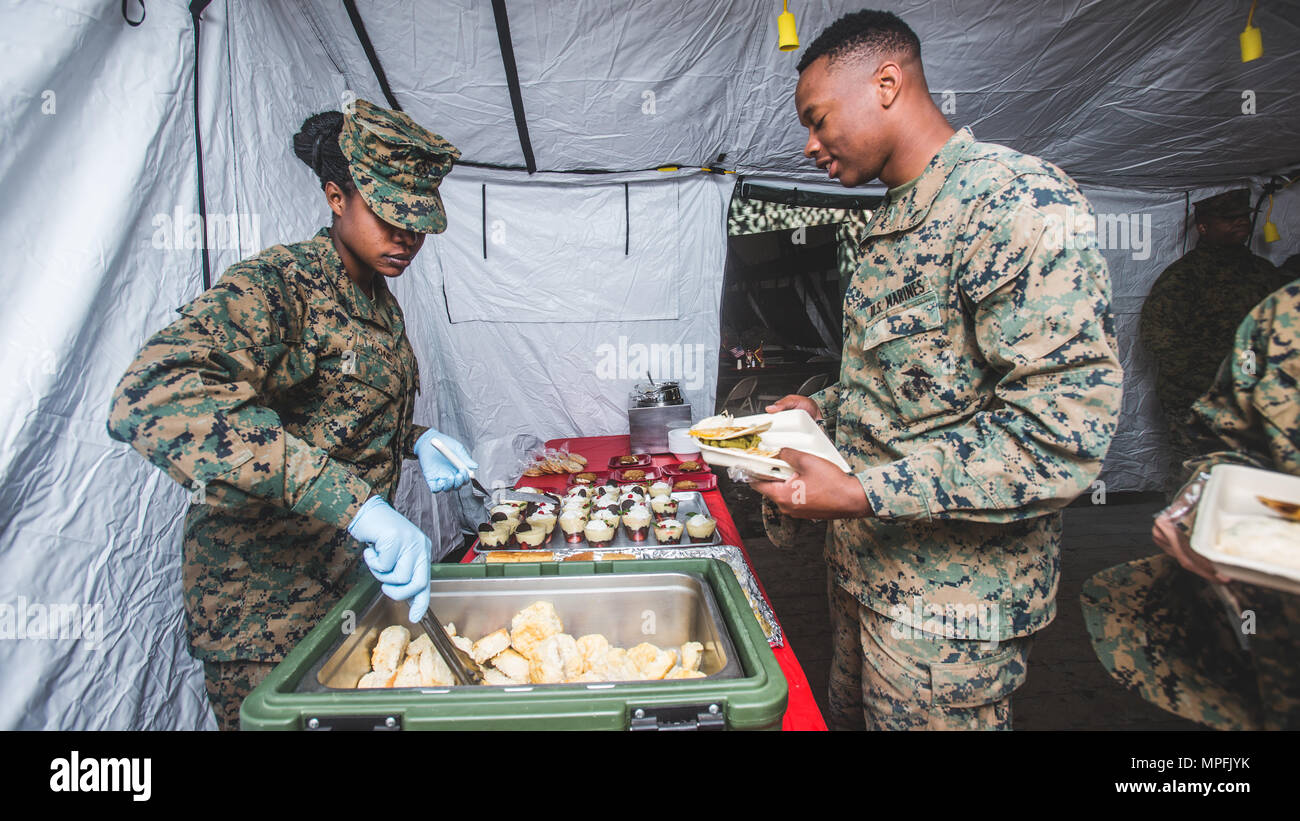 1st Marine Logistics Group, Headquarters Regiment, Food Service Company ...