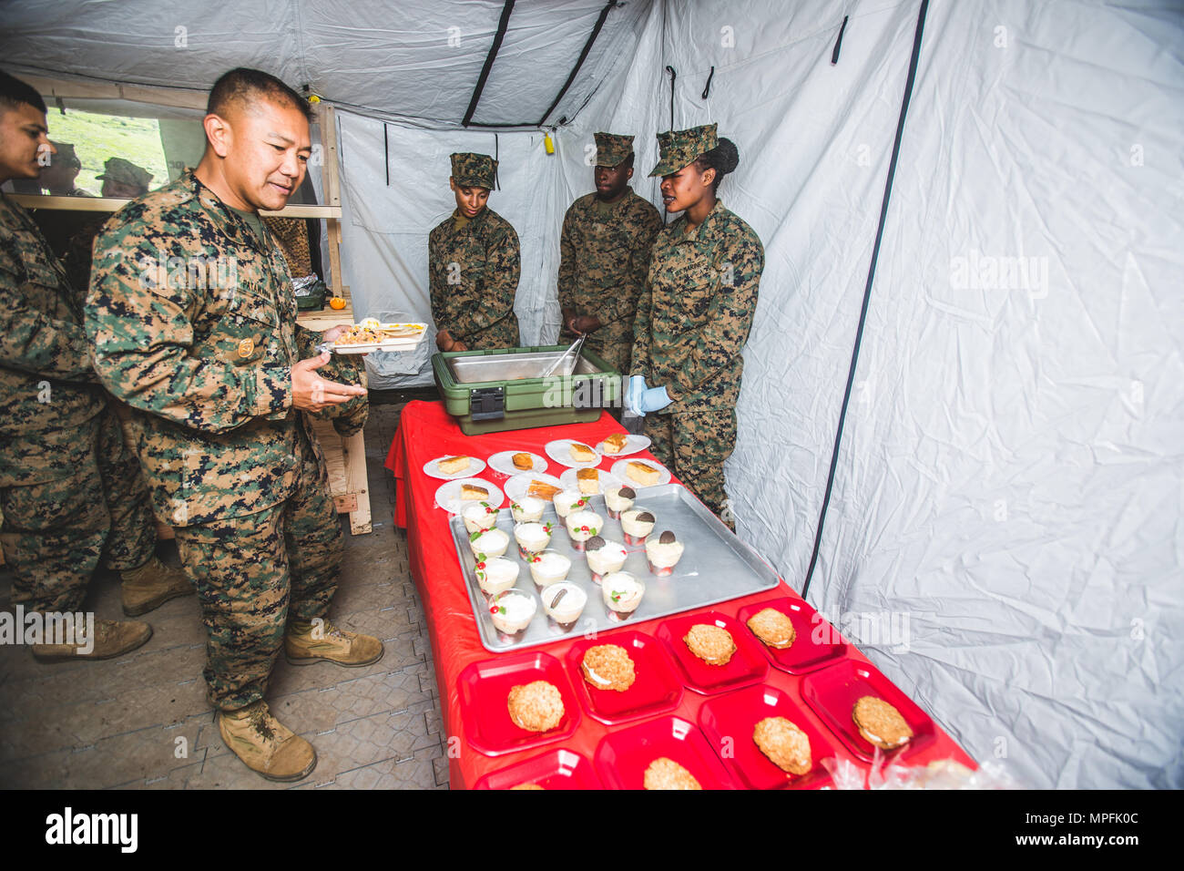 1st Marine Logistics Group, Headquarters Regiment, Food Service Company ...