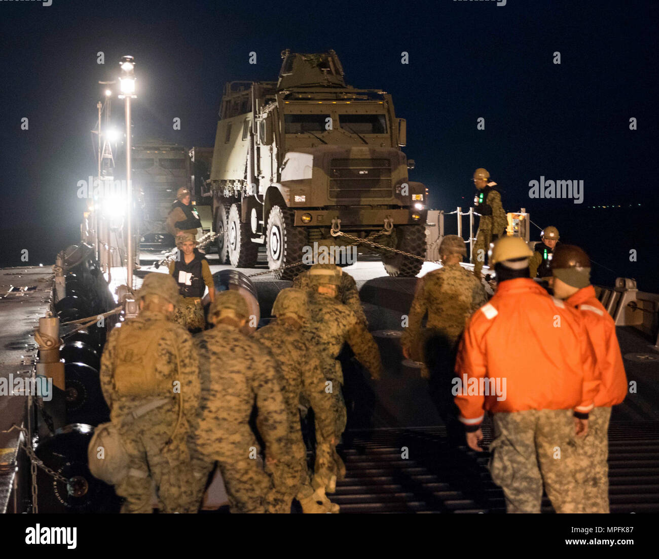 POHANG, Republic of Korea (April 10, 2017) – U.S. Forces work together ...
