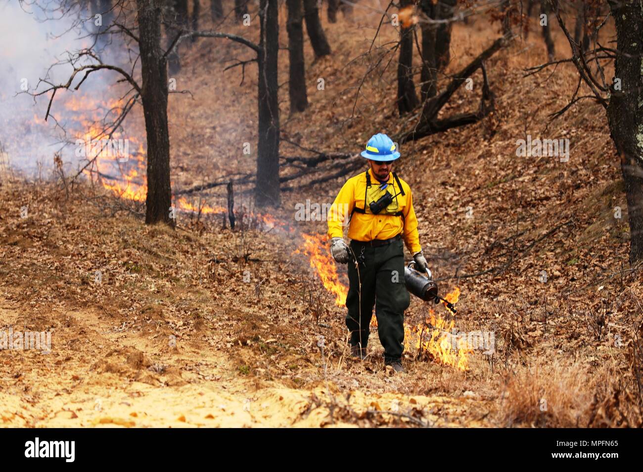 Firefighting fire seasons hi-res stock photography and images - Alamy