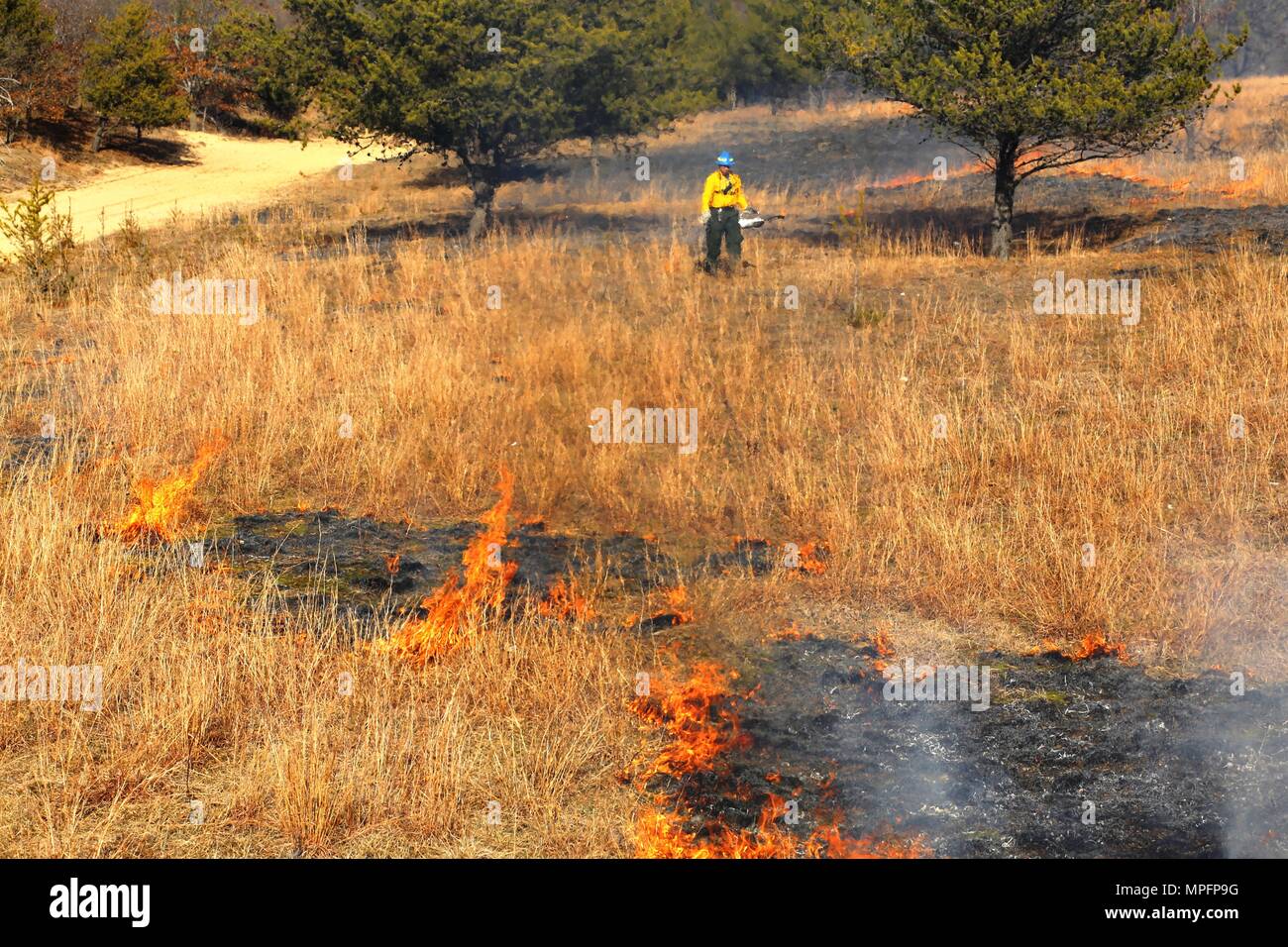 Firefighting fire seasons hi-res stock photography and images - Alamy