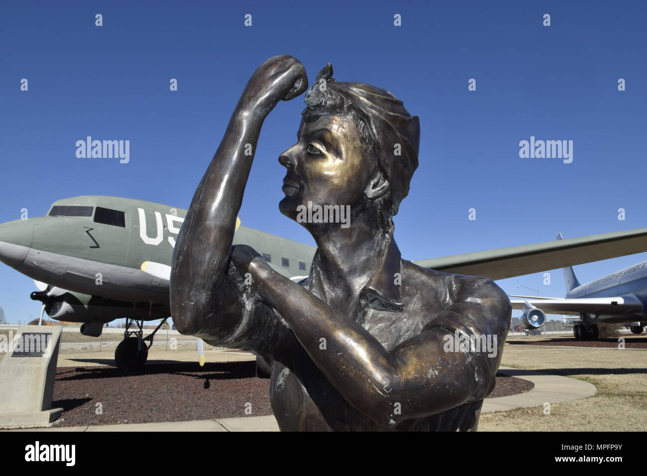 Women contributions in manufacturing hi-res stock photography and ...