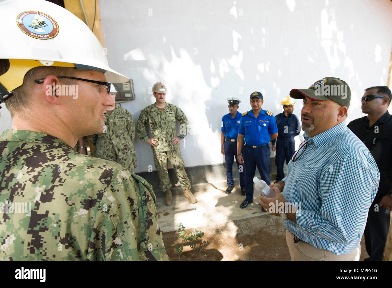 170313-N-SF984-028 HAMBANTOTA, Sri Lanka (March 13, 2017) Chief ...