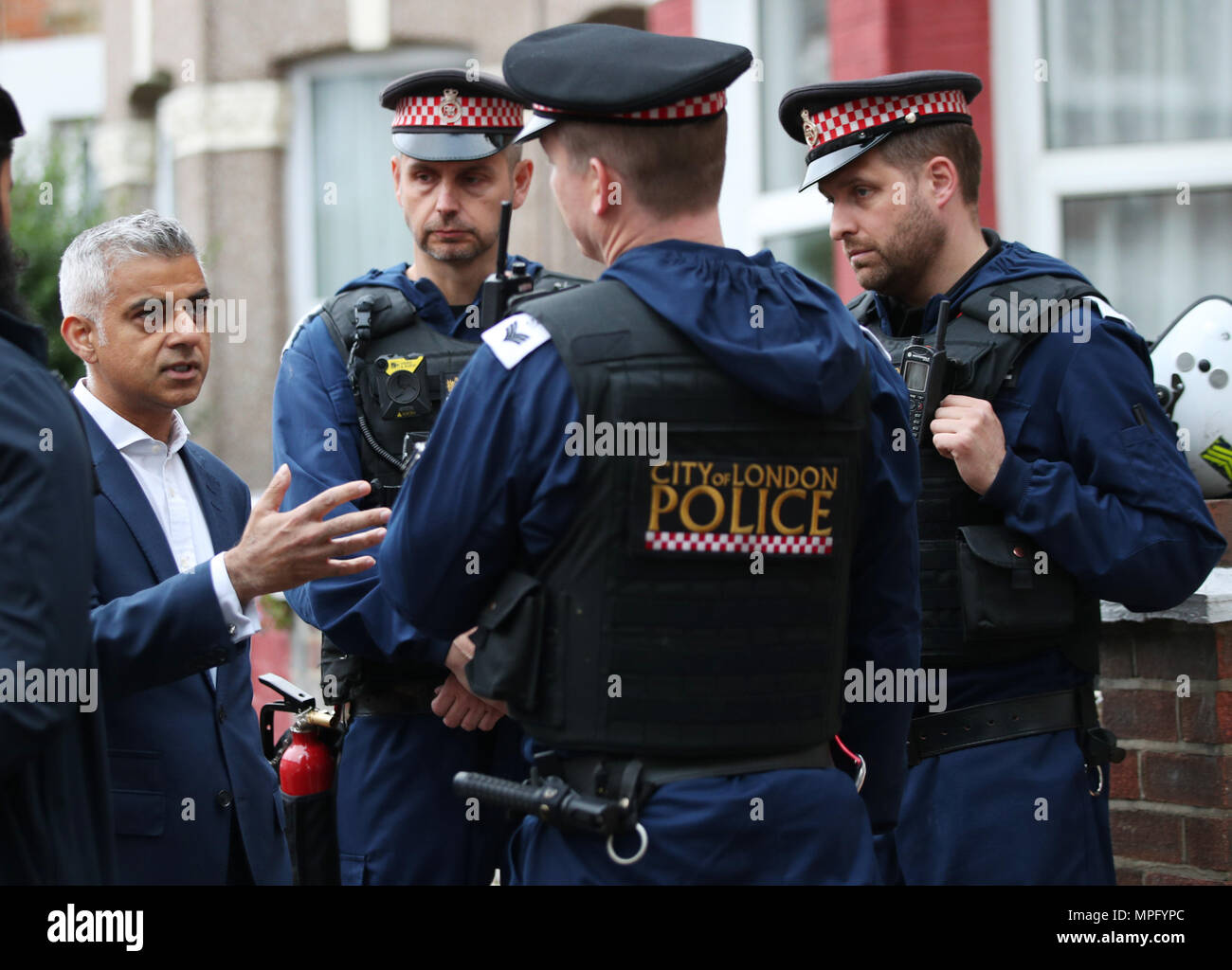 Plain clothes police london hi-res stock photography and images - Alamy