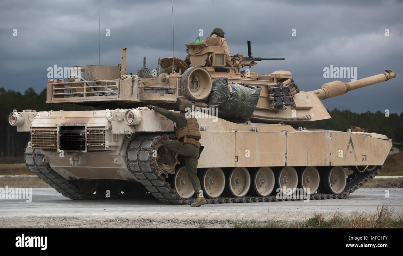 Gunnery qualification m1a1 abrams main battle tank hi-res stock ...