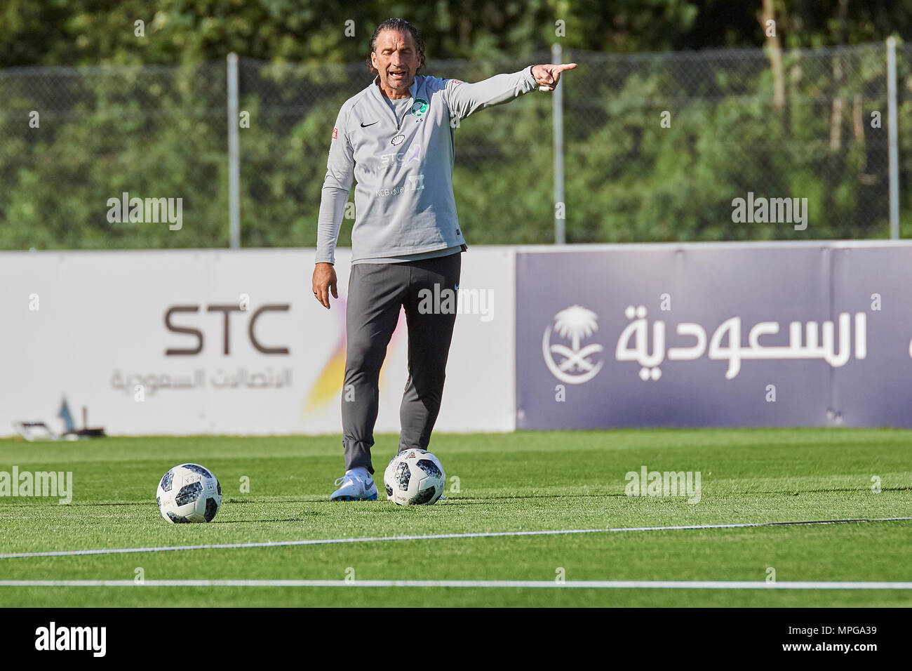 Juan Antonio Pizzi High Resolution Stock Photography and Images - Alamy