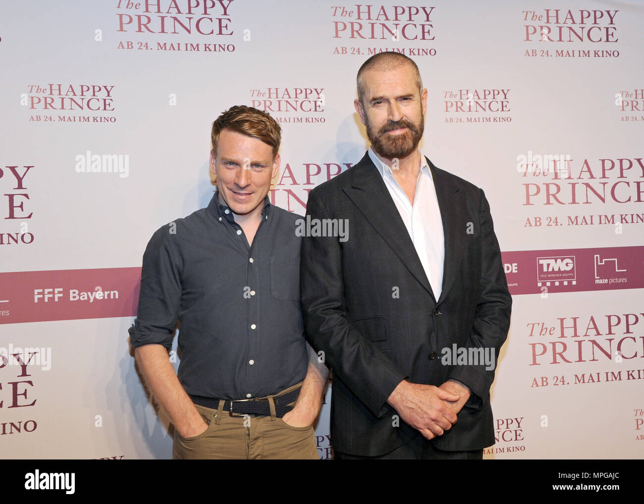23 May 2018, Germany, Munich: The British actor Rupert Everett (R) and ...