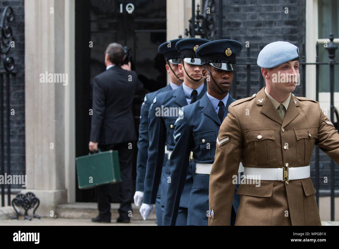 London, UK. 23rd May, 2018. Servicemen and women march away from 10 ...